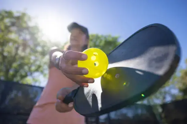 2025 Ultimate Guide: How to Hold a Pickleball Paddle